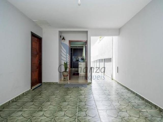 Casa com 3 quartos e amplo terreno a venda no Barreirinha