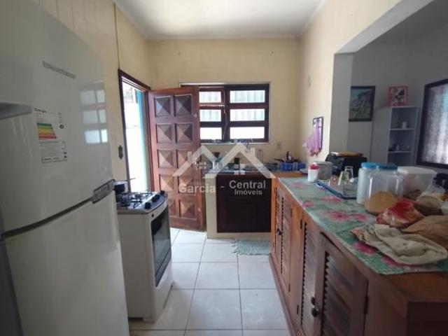 Casa com 3 quartos e área de lazer com Piscina em Peruíbe