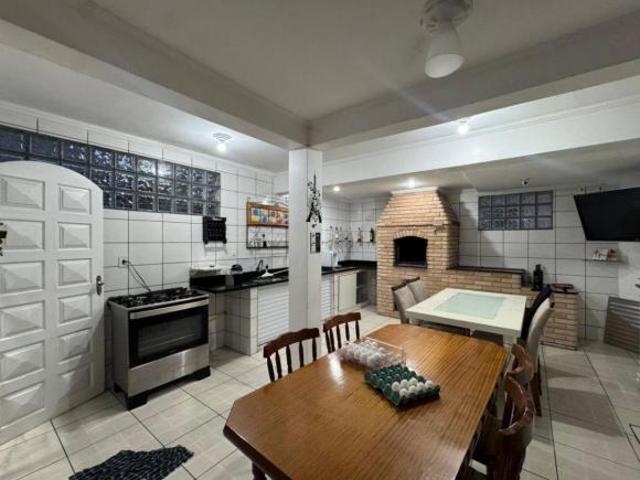 Casa com 3 quartos e área gourmet em Itanhaém