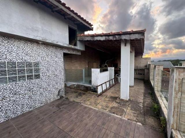 Casa com 3 quartos e área gourmet em Peruíbe