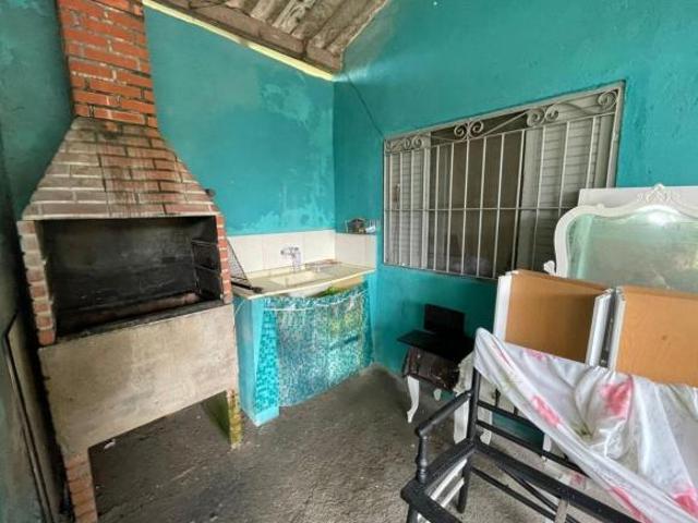 Casa com 3 quartos e churrasqueira em Peruíbe