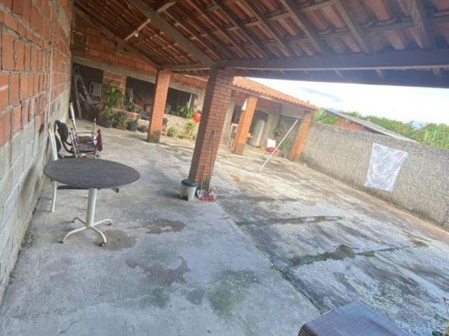 Casa com 3 quartos e espaço para piscina em Peruíbe