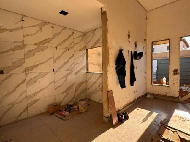 Casa com 3 quartos e garagem coberta no bairro Jardim Primavera