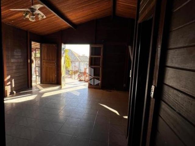 Casa com 3 quartos e garagem fechada em Ipanema