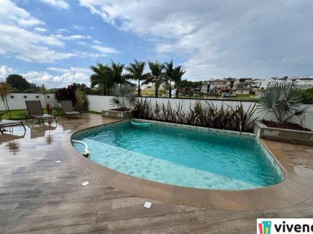 CASA COM 3 QUARTOS E PISCINA NO BRISAS JUNDIAÍ, JARDIM DAS SAMAMBAIAS!