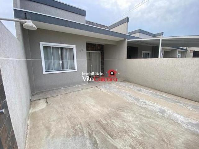 Casa com 3 quartos e piscina a venda