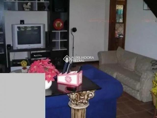 Casa com 3 quartos e piscina em Ipanema