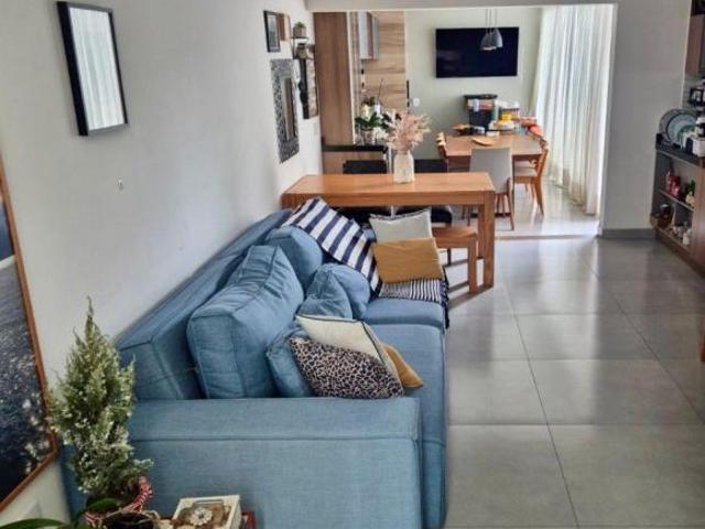 Casa com 3 quartos e suíte à venda em condomínio com piscina em Jundiaí