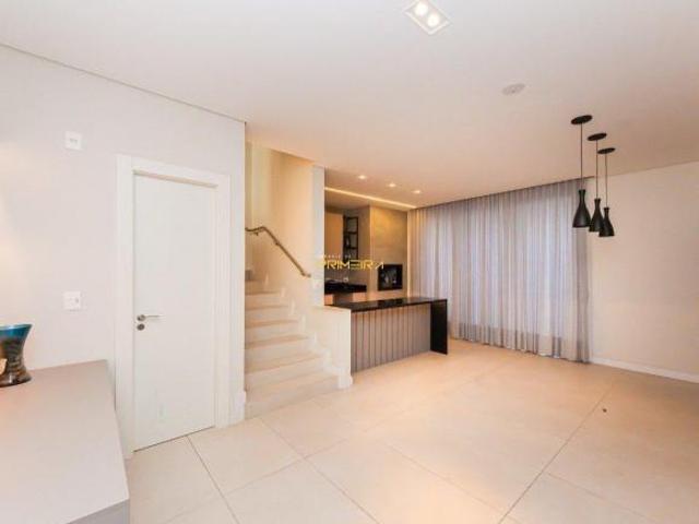 Casa com 3 quartos em condomínio fechado