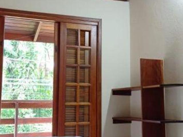 Casa com 3 quartos em Camburi com matricula definitiva