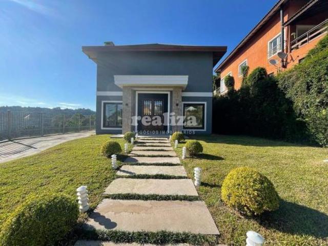 CASA COM 3 QUARTOS EM GRAMADO