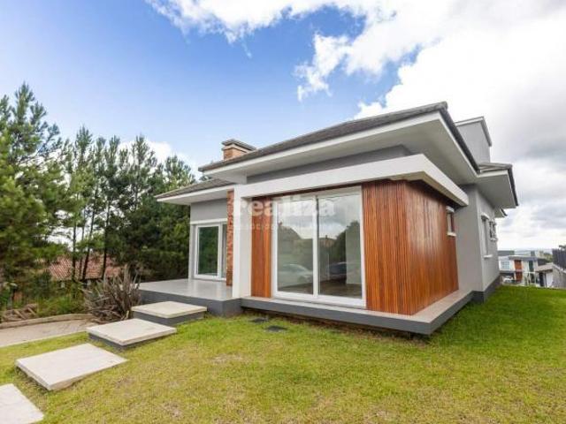 CASA COM 3 QUARTOS EM GRAMADO