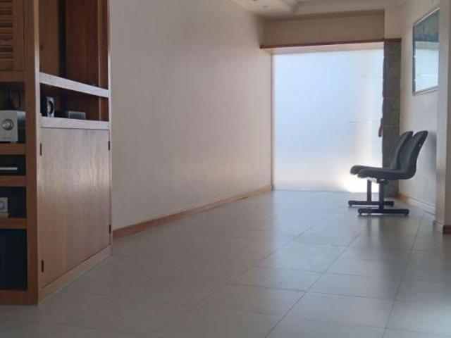 Casa com 3 quartos en Jardim Peri Peri, 300 m² à venda