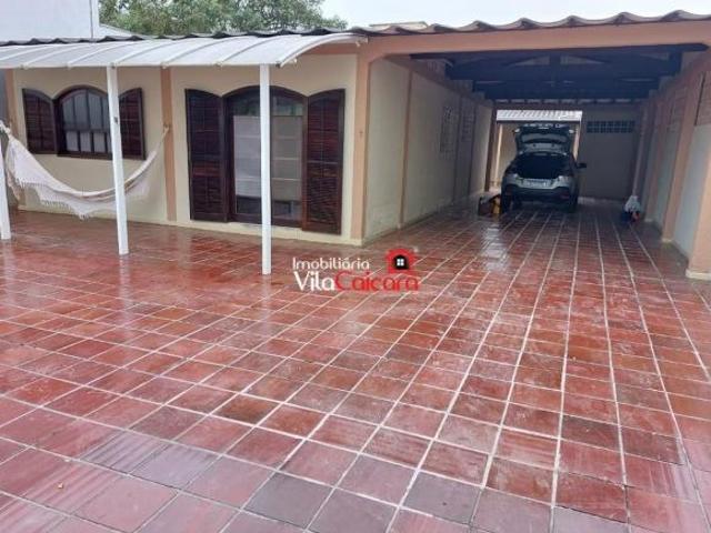 Casa com 3 quartos faixa mar em Praia de Leste