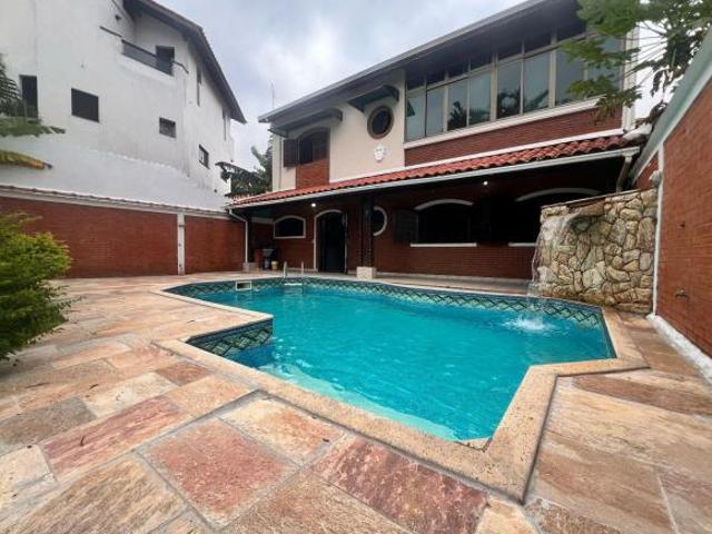 Casa com 3 quartos, Flórida, Praia Grande R$ 879 mil