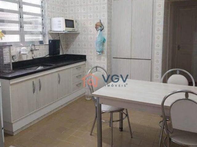 Casa com 3 quartos, jardim, quintal, garagem, escritório e edícula com suite Metrô Saúde