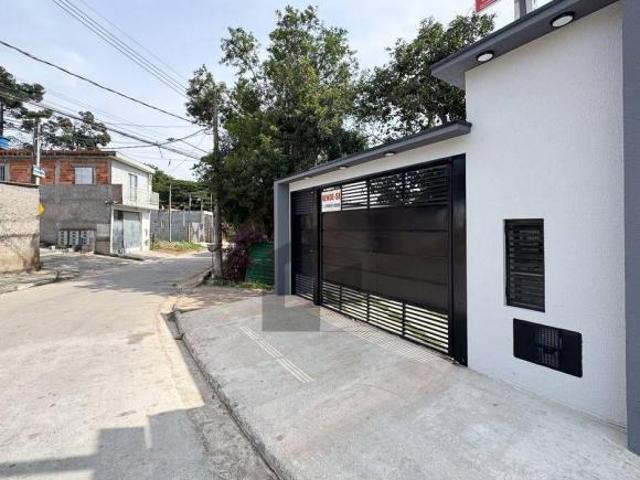 Sobrado novo à venda no Jardim São Bernardino | 3 dormitórios 1 suíte | Quintal