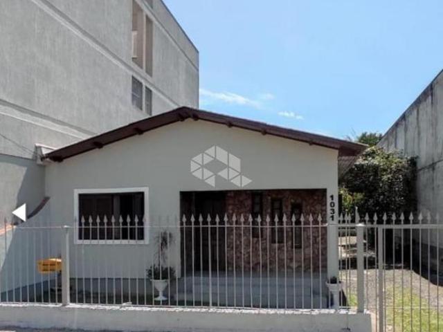CASA COM 3 QUARTOS NO CENTRO DE ESTEIO