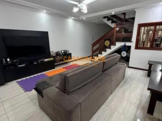 Casa com 3 quartos no Bosque dos Eucaliptos