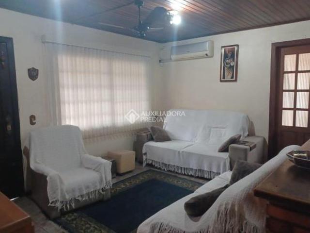 Casa com 3 quartos no bairro Cavalhada