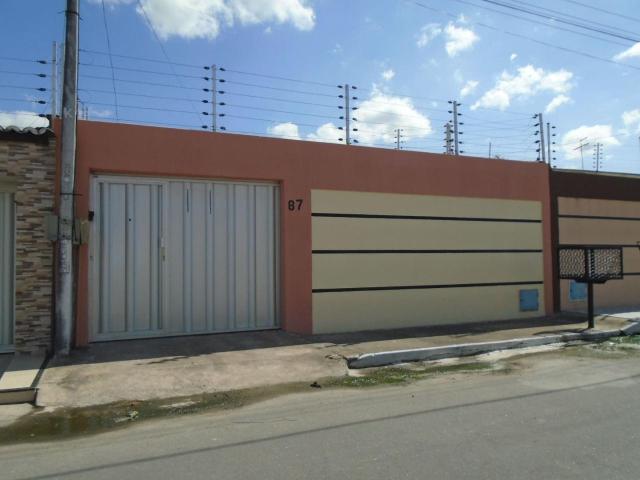 Casa com 3 quartos no bairro Furna da Onça em Maracanaú, CE