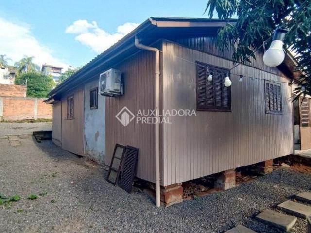 CASA COM 3 QUARTOS NO BAIRRO IMIGRANTE NORTE EM CAMPO BOM
