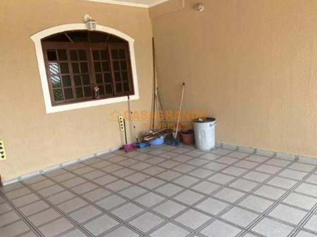 Casa com 3 quartos no Jardim das Indústrias