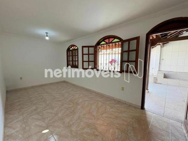 Casa com 3 quartos, no Serrano