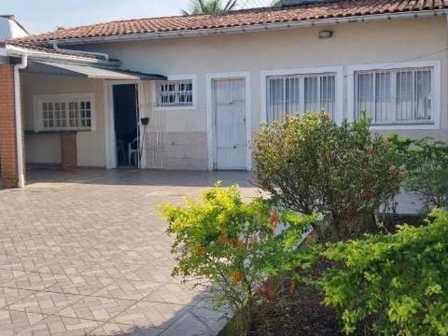 CASA COM 3 QUARTOS NA REGIÃO CENTRAL DE ITANHAÉM