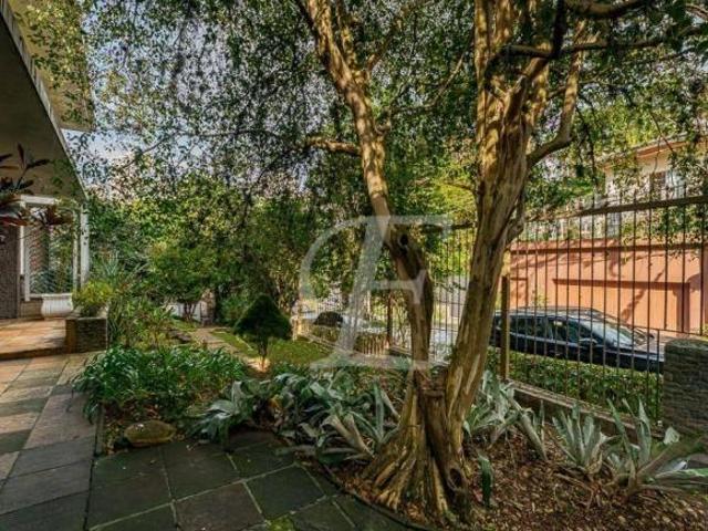 Casa com 3 quartos sendo 1 suite, 4 vagas,dormitórios à venda, 320 m² por R$ 3.600.000 Pacaembu