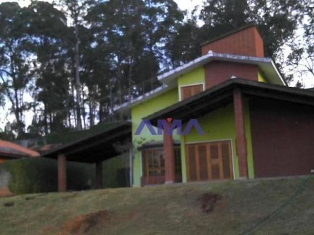 Casa com 3 quartos sendo 1 suíte à venda na Granja Viana