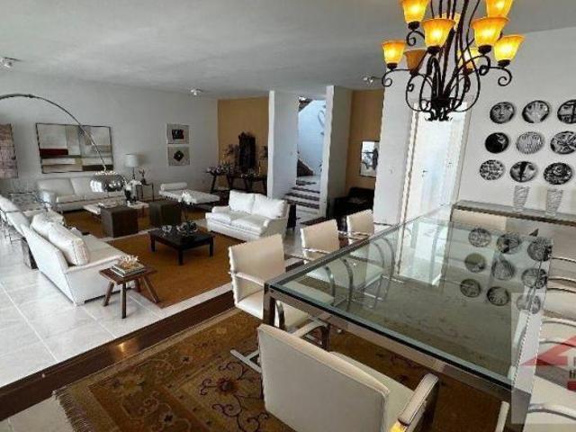 Casa com 3 quartos sendo 1 suite à venda no Condomínio Santa Tereza, 514 m² por R$ 2.900.000,00 Ja