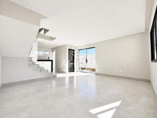 Casa com 3 Quartos sendo 1 suíte à Venda, 176m², Planalto, próximo à Avenida General Carlos Guedes