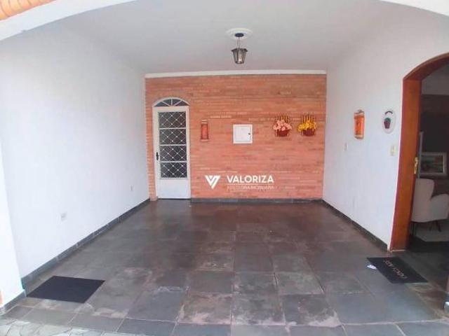 Casa com 3 quartos, sendo 1 suíte à venda, 249 m² por R$ 889.000 Parque Jataí Votorantim/SP