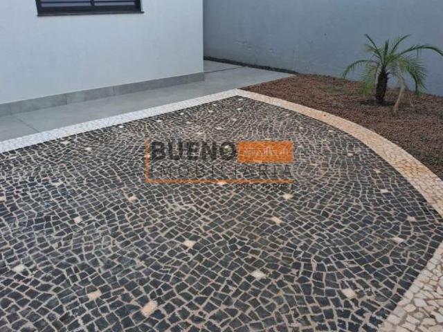 Casa com 3 quartos sendo 1 suíte à venda, 250 m² de terreno por R$ 700.000, Rochelle II Santa Bár