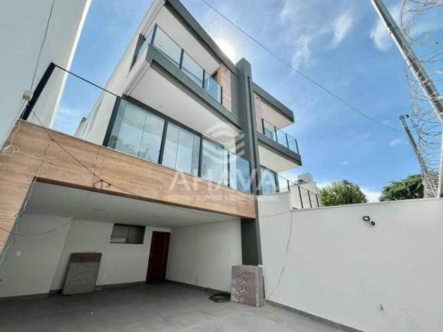 Casa com 3 Quartos sendo 1 Suíte à Venda, 4 Vagas, 235m², Planalto, próximo à Avenida Doutor Cristia