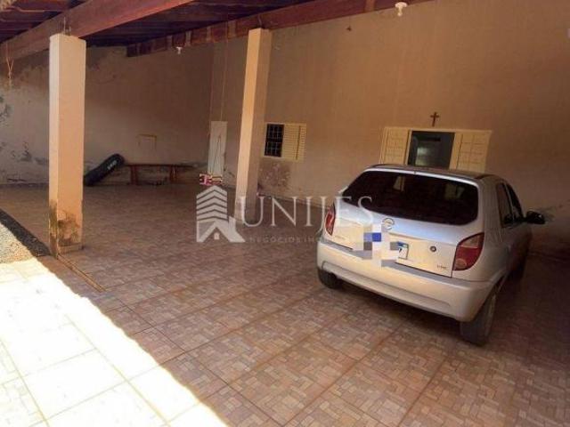 Casa com 3 quartos sendo 1 suíte Bairro Santa Rita