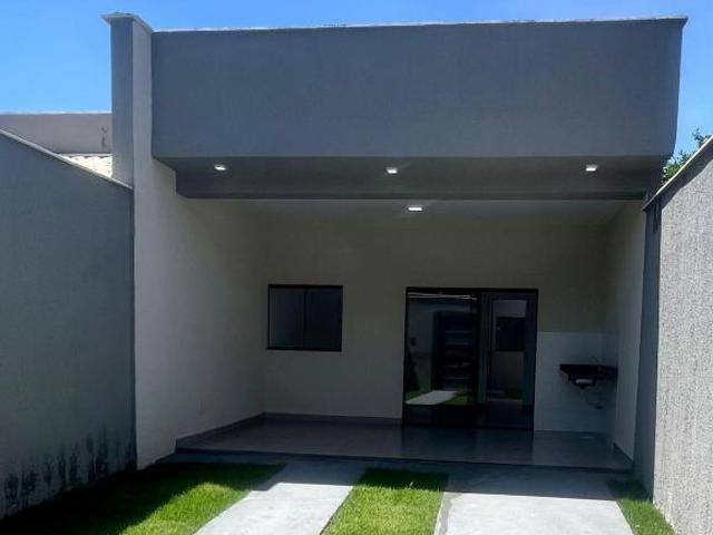 CASA COM 3 QUARTOS SENDO 1 SUÍTE Casa de Rua com 3 Quarto s por R$ 480000.00 no setor parque santa