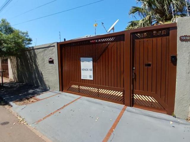 Casa com 3 quartos sendo 1 suíte Centro Três Lagoas / MS