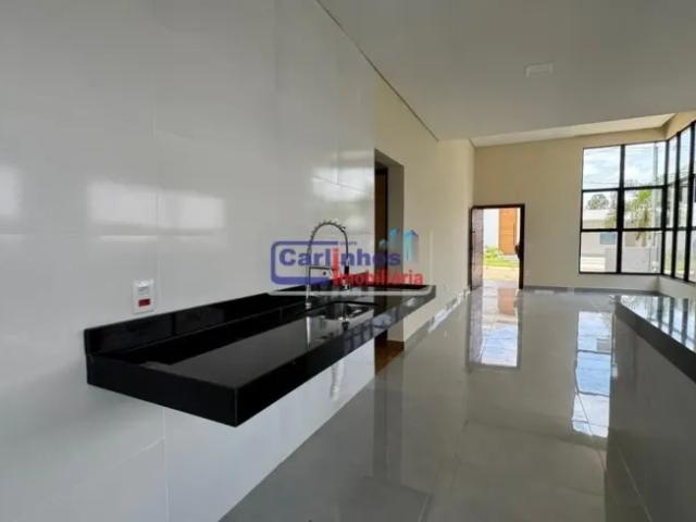 Casa com 3 quartos, sendo 1 suíte com closet no condomínio portal igarapé, /mg