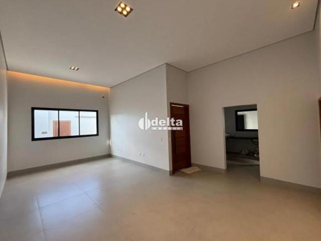 Casa com 3 quartos sendo 1 suite disponível para locação no bairro Nova Uberlândia em Uberlândia MG