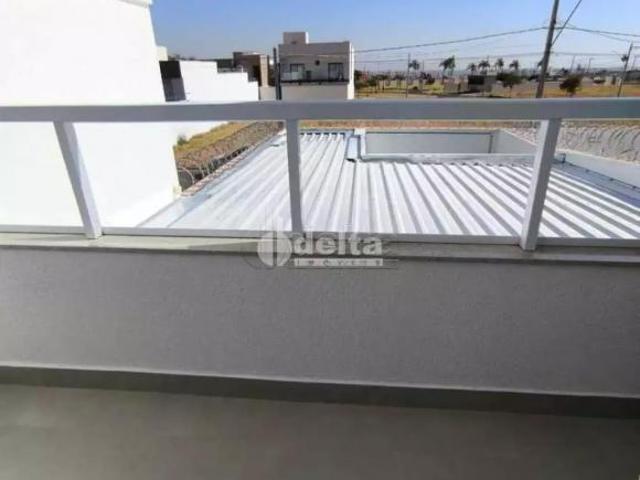 Casa com 3 quartos sendo 1 suíte disponível para venda no bairro Grand Ville em Uberlândia MG