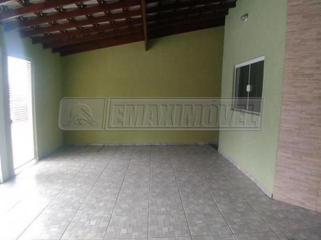 Casa com 3 Quartos sendo 1 suíte e Edícula! Wanel Ville V