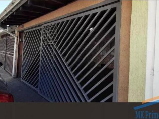 Casa com 3 quartos sendo 1 Suíte e 2 Vagas de Garagem