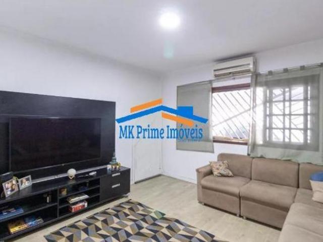 Casa com 3 quartos sendo 1 suíte e 2 vagas de garagem