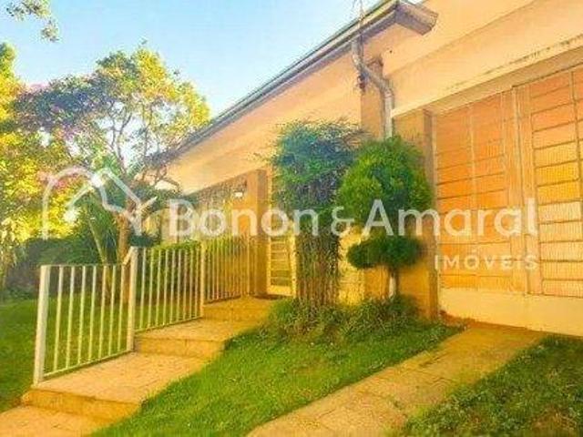 Casa com 3 Quartos sendo 1 suíte e 3 banheiros à Venda, 211 m²