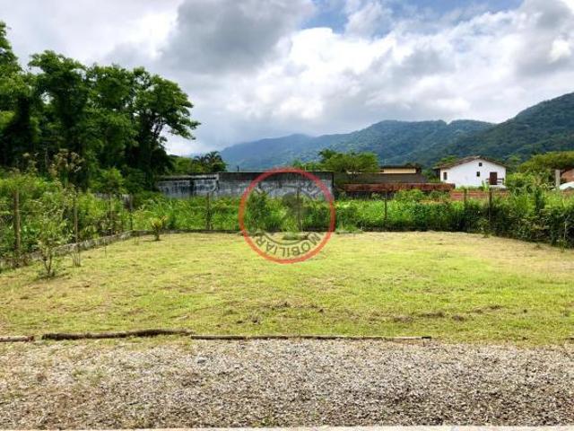 CASA COM 3 QUARTOS SENDO 1 SUITE EM TERRENO DE 560 MTR