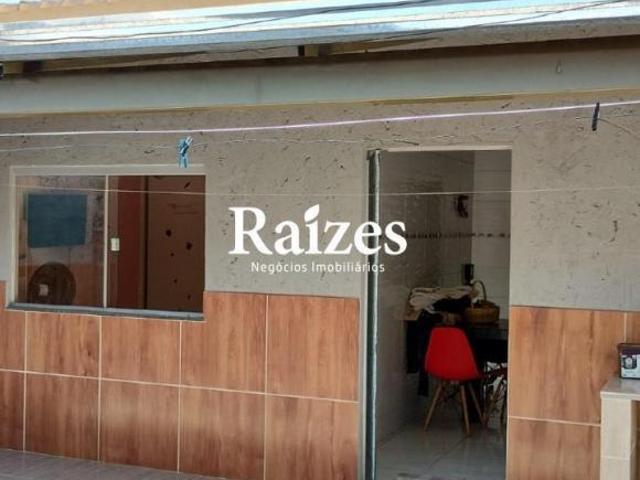 Casa com 3 Quartos sendo 1 Suíte em Uberlândia no Bairro Shopping Park