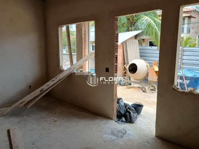 Casa com 3 Quartos sendo 1 suíte, em Condomínio Fechado, com 120 m², à venda por R$ 700.000 Maricá