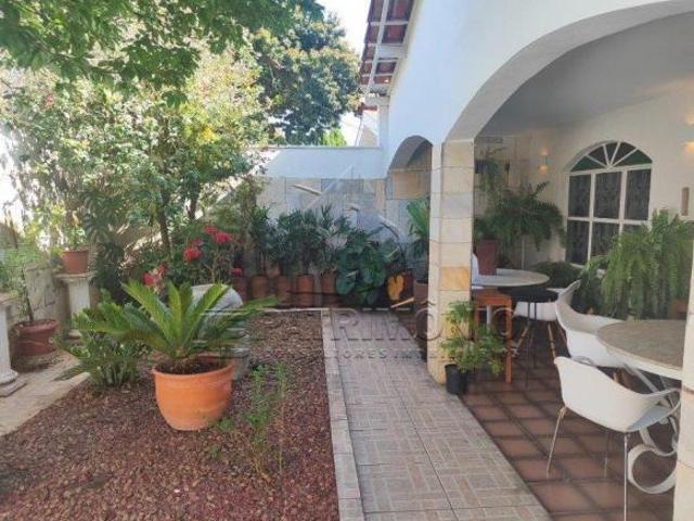 CASA COM 3 QUARTOS SENDO 1 SUITE JARDIM MARIA DO CARMO
